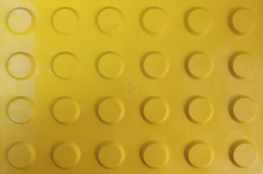 Instalación de baldosas podotactiles | Melavinyl