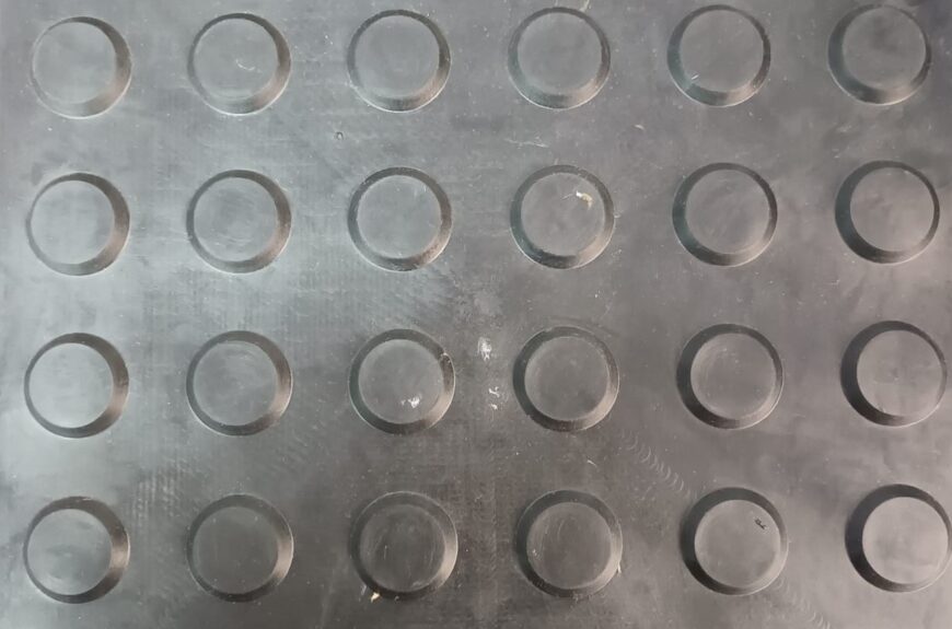 Instalación de baldosas podotactiles | Melavinyl